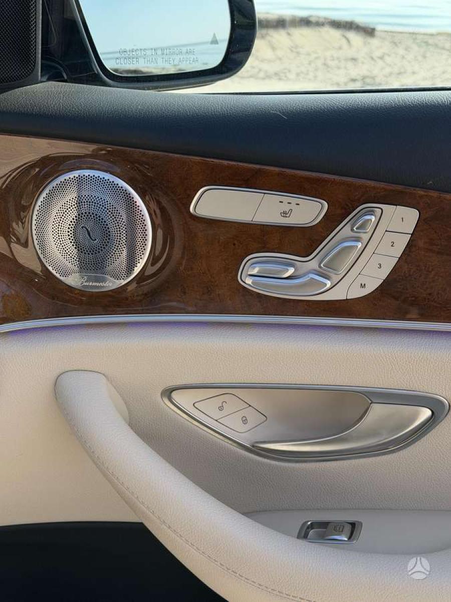 Melns Mercedes-Benz E 350 2020 Klaipėda, ar dzinēja tilpumu 2.00 L un nobraukumu 55 tūkst. km par 34700 €, foto 15 vietnē AUTOMOTO.COM.LV