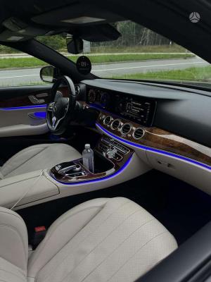 Melns Mercedes-Benz E 350 2020 Klaipėda, ar dzinēja tilpumu 2.00 L un nobraukumu 55 tūkst. km par 34700 €, foto 21 vietnē AUTOMOTO.COM.LV