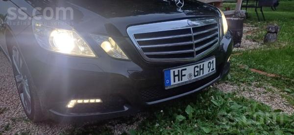 Black Mercedes-Benz E 350 2009 in Balvi, with an engine capacity of 3.00 L and mileage of 273 thousand km for 6899 €, photo 9 on AUTOMOTO.COM.LV