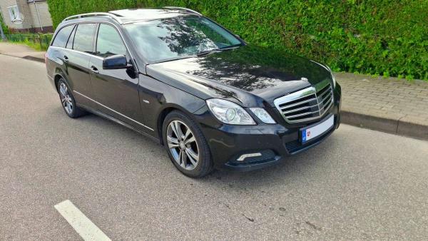 Melns Mercedes-Benz E 350 2009 Plungė, ar dzinēja tilpumu 2.99 L un nobraukumu 277 tūkst. km par 7200 €, foto 2 vietnē AUTOMOTO.COM.LV