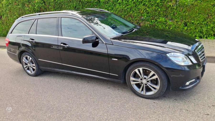 Melns Mercedes-Benz E 350 2009 Plungė, ar dzinēja tilpumu 2.99 L un nobraukumu 277 tūkst. km par 7200 €, foto 4 vietnē AUTOMOTO.COM.LV