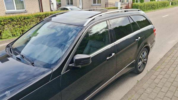 Black Mercedes-Benz E 350 2009 in Plunge, with an engine capacity of 2.99 L and mileage of 277 thousand km for 7200 €, photo 9 on AUTOMOTO.COM.LV