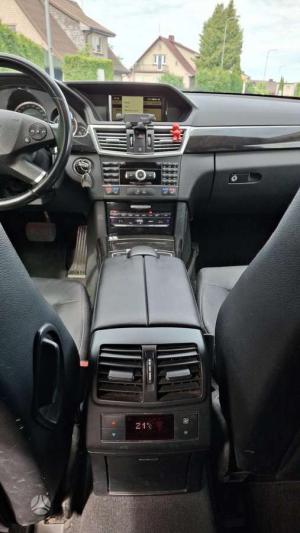 Melns Mercedes-Benz E 350 2009 Plungė, ar dzinēja tilpumu 2.99 L un nobraukumu 277 tūkst. km par 7200 €, foto 12 vietnē AUTOMOTO.COM.LV