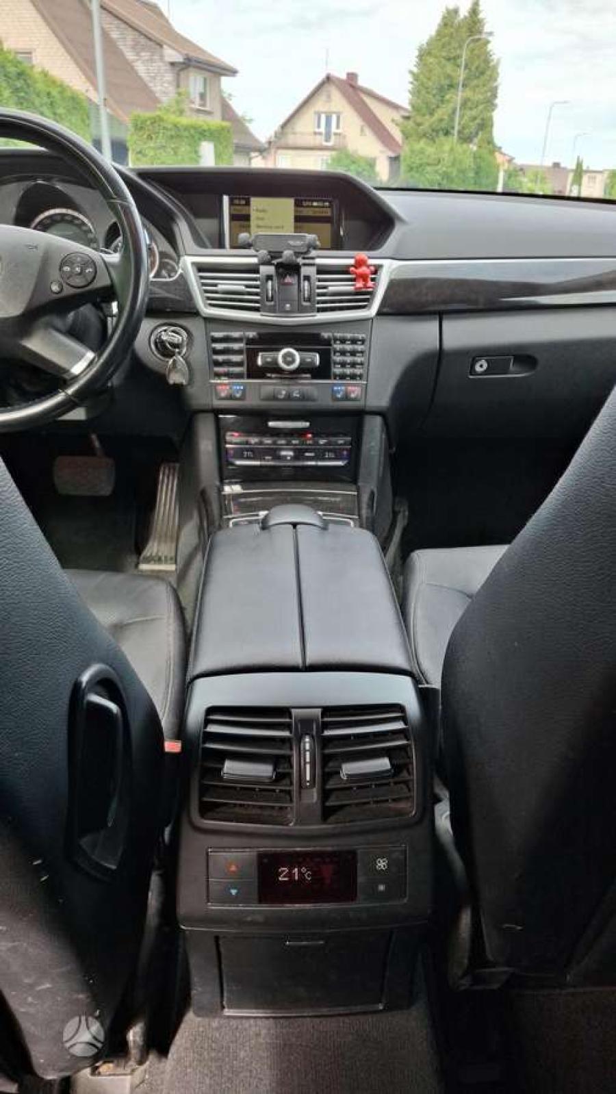 Melns Mercedes-Benz E 350 2009 Plungė, ar dzinēja tilpumu 2.99 L un nobraukumu 277 tūkst. km par 7200 €, foto 12 vietnē AUTOMOTO.COM.LV