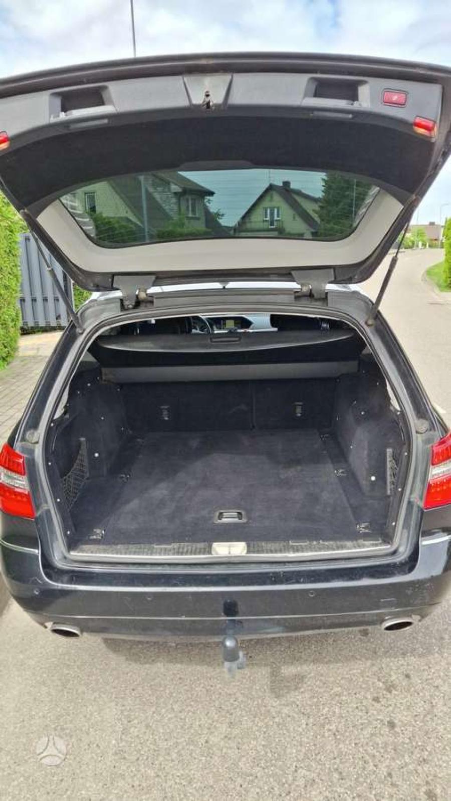 Melns Mercedes-Benz E 350 2009 Plungė, ar dzinēja tilpumu 2.99 L un nobraukumu 277 tūkst. km par 7200 €, foto 17 vietnē AUTOMOTO.COM.LV
