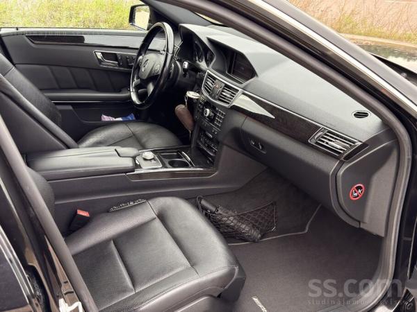 Melns Mercedes-Benz E 350 2009 Daugavpils, ar dzinēja tilpumu 3.00 L un nobraukumu 345 tūkst. km par 8100 €, foto 9 vietnē AUTOMOTO.COM.LV