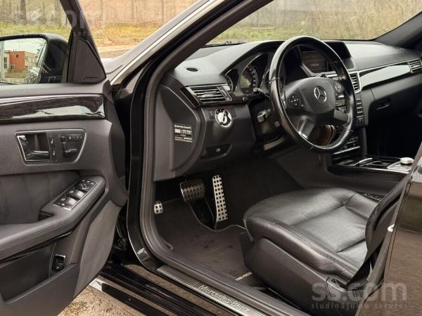 Melns Mercedes-Benz E 350 2009 Daugavpils, ar dzinēja tilpumu 3.00 L un nobraukumu 345 tūkst. km par 8100 €, foto 10 vietnē AUTOMOTO.COM.LV