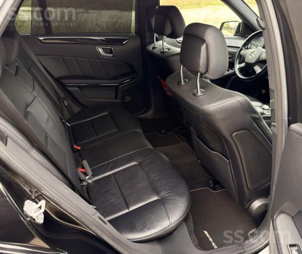 Melns Mercedes-Benz E 350 2009 Daugavpils, ar dzinēja tilpumu 3.00 L un nobraukumu 345 tūkst. km par 8100 €, foto 11 vietnē AUTOMOTO.COM.LV