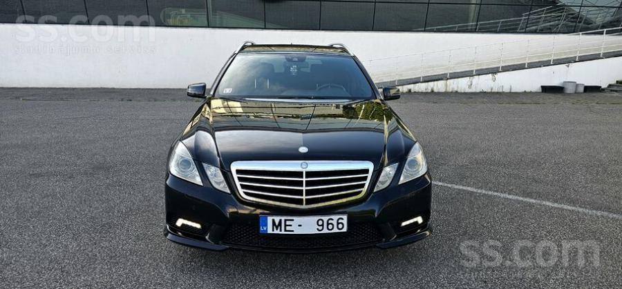 Black Mercedes-Benz E 350 2010 in Riga, with an engine capacity of 3.00 L and mileage of 344 thousand km for 8000 €, photo 2 on AUTOMOTO.COM.LV