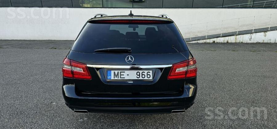 Black Mercedes-Benz E 350 2010 in Riga, with an engine capacity of 3.00 L and mileage of 344 thousand km for 8000 €, photo 5 on AUTOMOTO.COM.LV