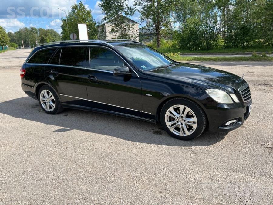 Black Mercedes-Benz E 350 2010 in Aizkraukle, with an engine capacity of 3.00 L and mileage of 277 thousand km for 7000 €, photo 2 on AUTOMOTO.COM.LV