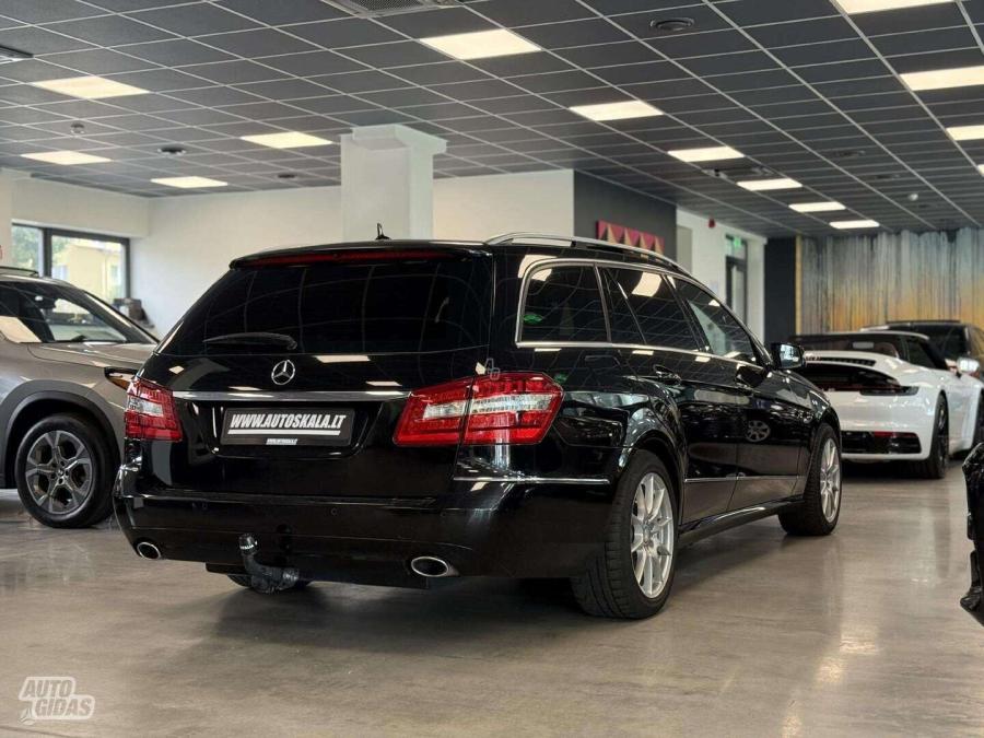 Melns Mercedes-Benz E 350 2010 Klaipėda, ar dzinēja tilpumu 3.00 L un nobraukumu 371 tūkst. km par 9299 €, foto 3 vietnē AUTOMOTO.COM.LV