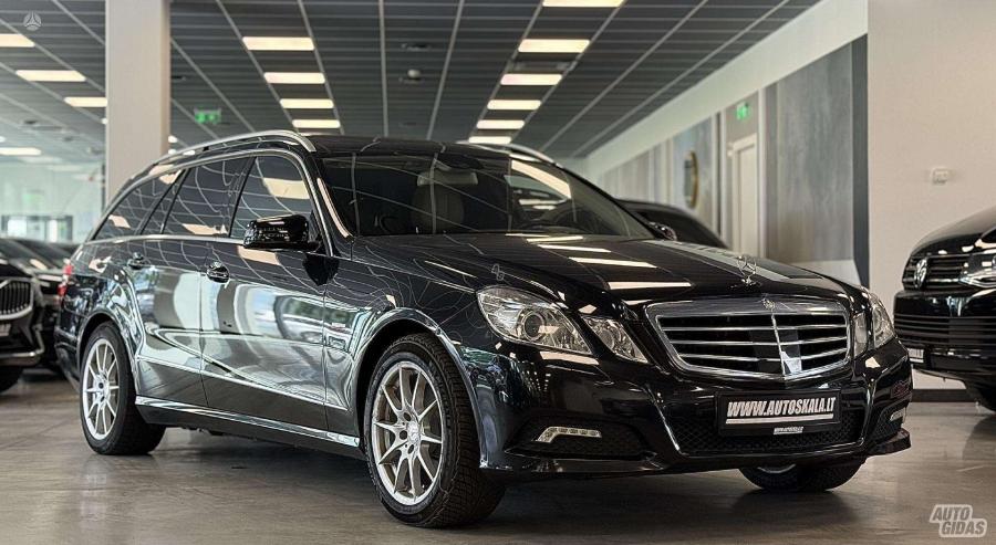 Melns Mercedes-Benz E 350 2010 Klaipėda, ar dzinēja tilpumu 3.00 L un nobraukumu 371 tūkst. km par 9299 €, foto 15 vietnē AUTOMOTO.COM.LV
