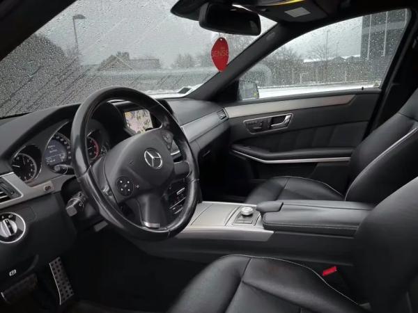 Black Mercedes-Benz E 350 2010 in Jelgava, with an engine capacity of 3.00 L and mileage of 302 thousand km for 9000 €, photo 8 on AUTOMOTO.COM.LV