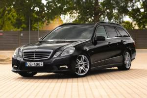 Black Mercedes-Benz E 350 2010 in Jelgava, with an engine capacity of 3.00 L and mileage of 350 thousand km for 7400 €, photo  on AUTOMOTO.COM.LV