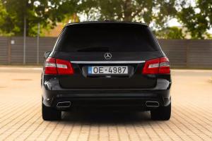 Черный Мерседес E 350 2010 в Елгава, объемом двигателя 3.00 л и пробегом 350 тыс. км за 7400 €, фото 7 на AUTOMOTO.COM.LV