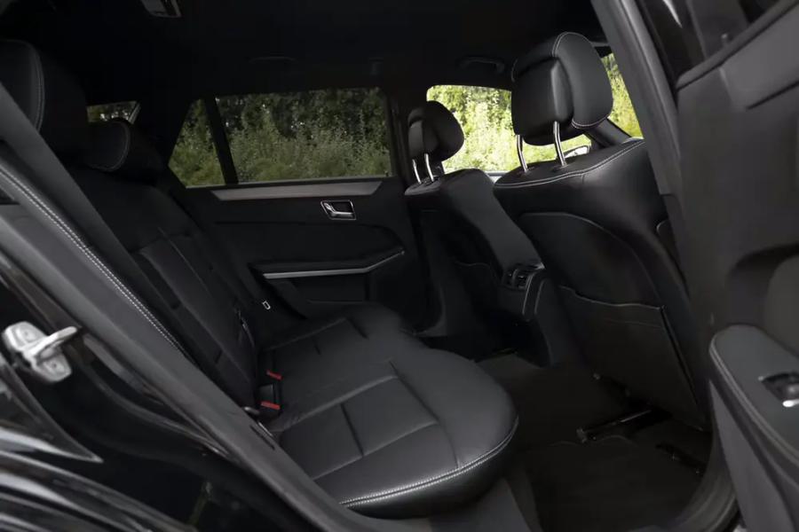 Черный Мерседес E 350 2010 в Елгава, объемом двигателя 3.00 л и пробегом 350 тыс. км за 7400 €, фото 22 на AUTOMOTO.COM.LV