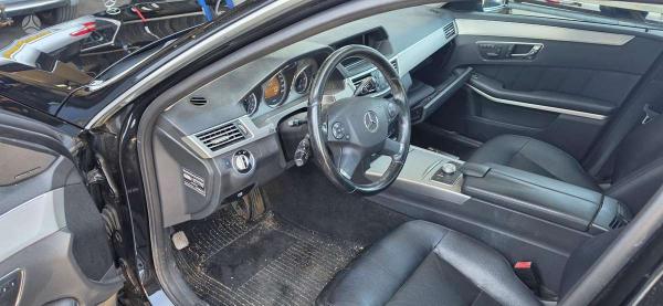 Melns Mercedes-Benz E 350 2010 Raseiniai, ar dzinēja tilpumu 2.99 L un nobraukumu 300 tūkst. km par 4650 €, foto 6 vietnē AUTOMOTO.COM.LV