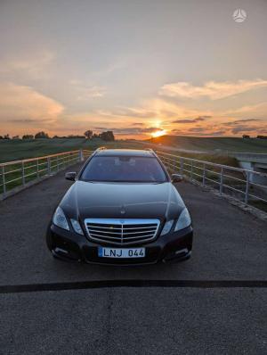 Black Mercedes-Benz E 350 2010 in Kaunas, with an engine capacity of 2.99 L and mileage of 510 thousand km for 5500 €, photo  on AUTOMOTO.COM.LV