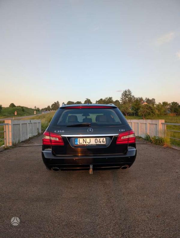 Melns Mercedes-Benz E 350 2010 Kauņa, ar dzinēja tilpumu 2.99 L un nobraukumu 510 tūkst. km par 5500 €, foto 4 vietnē AUTOMOTO.COM.LV