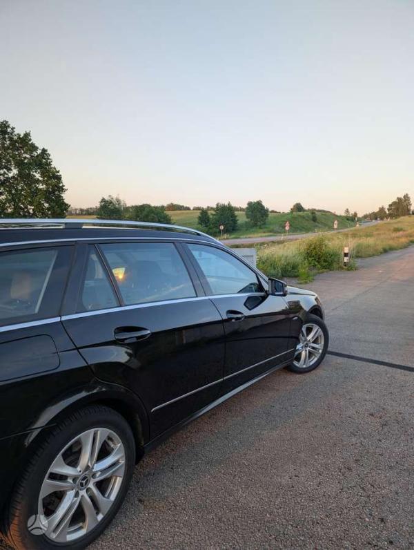 Melns Mercedes-Benz E 350 2010 Kauņa, ar dzinēja tilpumu 2.99 L un nobraukumu 510 tūkst. km par 5500 €, foto 8 vietnē AUTOMOTO.COM.LV