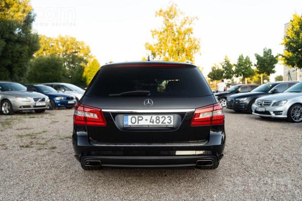 Melns Mercedes-Benz E 350 2010 Liepāja, ar dzinēja tilpumu 3.00 L un nobraukumu 309 tūkst. km par 8500 €, foto 10 vietnē AUTOMOTO.COM.LV