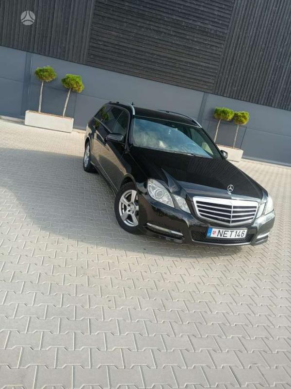 Melns Mercedes-Benz E 350 2010 Šauļi, ar dzinēja tilpumu 2.99 L un nobraukumu 296 tūkst. km par 7100 €, foto 1 vietnē AUTOMOTO.COM.LV