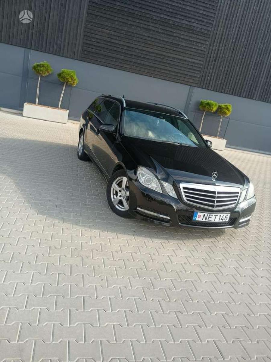 Melns Mercedes-Benz E 350 2010 Šauļi, ar dzinēja tilpumu 2.99 L un nobraukumu 296 tūkst. km par 7100 €, foto 1 vietnē AUTOMOTO.COM.LV