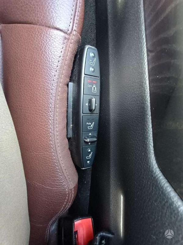 Melns Mercedes-Benz E 350 2010 Šauļi, ar dzinēja tilpumu 2.99 L un nobraukumu 296 tūkst. km par 7100 €, foto 7 vietnē AUTOMOTO.COM.LV