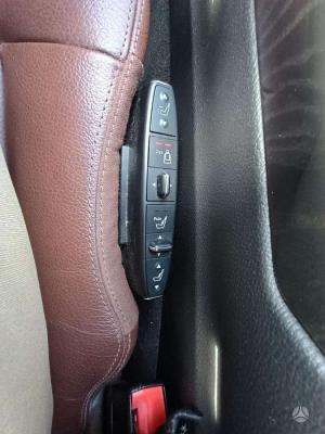 Melns Mercedes-Benz E 350 2010 Šauļi, ar dzinēja tilpumu 2.99 L un nobraukumu 296 tūkst. km par 7100 €, foto 7 vietnē AUTOMOTO.COM.LV