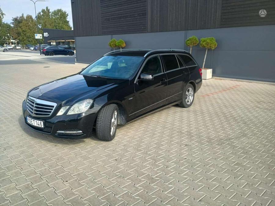 Melns Mercedes-Benz E 350 2010 Šauļi, ar dzinēja tilpumu 2.99 L un nobraukumu 296 tūkst. km par 7100 €, foto 13 vietnē AUTOMOTO.COM.LV