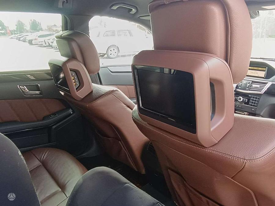 Melns Mercedes-Benz E 350 2010 Šauļi, ar dzinēja tilpumu 2.99 L un nobraukumu 296 tūkst. km par 7100 €, foto 16 vietnē AUTOMOTO.COM.LV