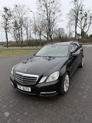 Black Mercedes-Benz E 350 2011 in Kaunas, with an engine capacity of 2.99 L and mileage of 310 thousand km for 5800 €, photo 4 on AUTOMOTO.COM.LV