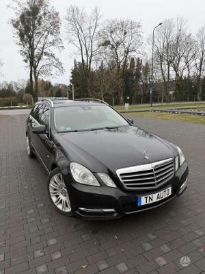 Black Mercedes-Benz E 350 2011 in Kaunas, with an engine capacity of 2.99 L and mileage of 310 thousand km for 5800 €, photo 5 on AUTOMOTO.COM.LV