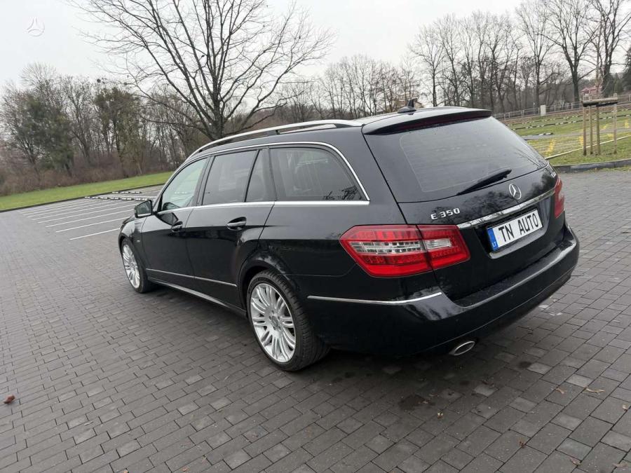 Black Mercedes-Benz E 350 2011 in Kaunas, with an engine capacity of 2.99 L and mileage of 310 thousand km for 5800 €, photo 7 on AUTOMOTO.COM.LV