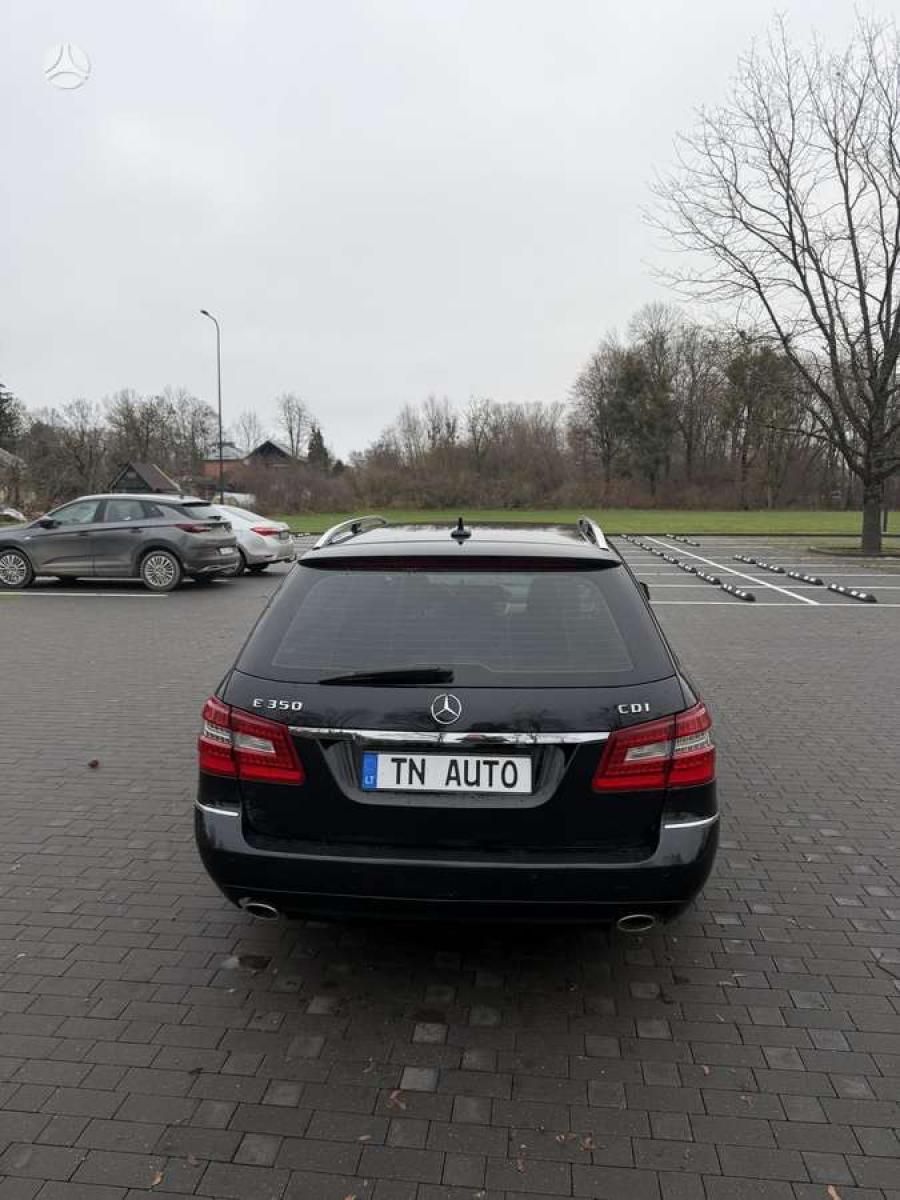 Black Mercedes-Benz E 350 2011 in Kaunas, with an engine capacity of 2.99 L and mileage of 310 thousand km for 5800 €, photo 9 on AUTOMOTO.COM.LV