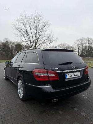 Black Mercedes-Benz E 350 2011 in Kaunas, with an engine capacity of 2.99 L and mileage of 310 thousand km for 5800 €, photo 13 on AUTOMOTO.COM.LV