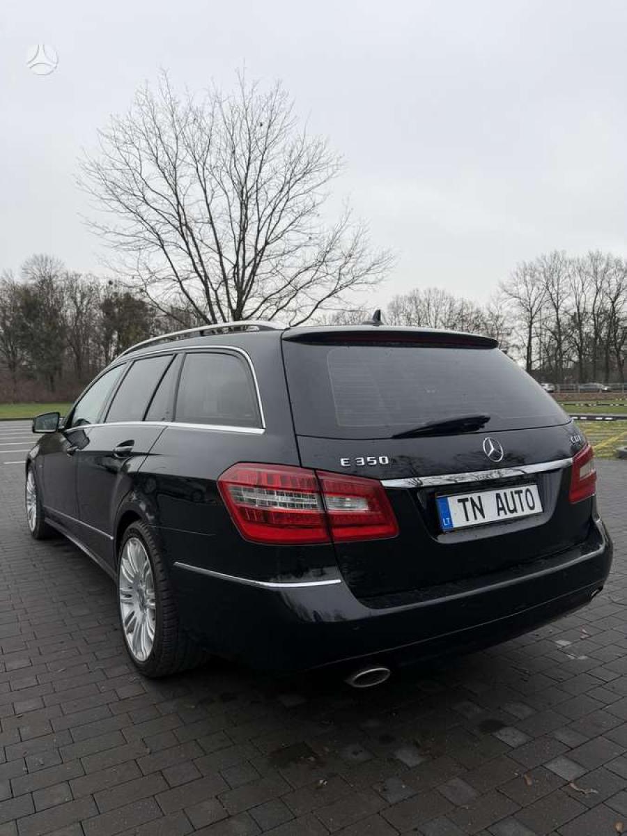 Black Mercedes-Benz E 350 2011 in Kaunas, with an engine capacity of 2.99 L and mileage of 310 thousand km for 5800 €, photo 13 on AUTOMOTO.COM.LV