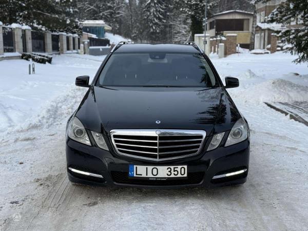 Melns Mercedes-Benz E 350 2011 Viļņa, ar dzinēja tilpumu 3.49 L un nobraukumu 385 tūkst. km par 5750 €, foto 2 vietnē AUTOMOTO.COM.LV