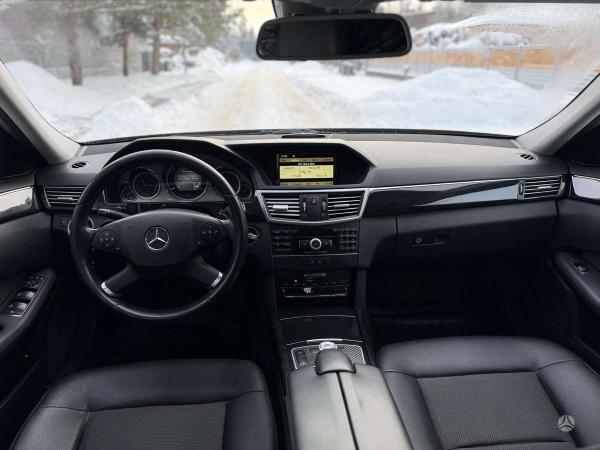 Melns Mercedes-Benz E 350 2011 Viļņa, ar dzinēja tilpumu 3.49 L un nobraukumu 385 tūkst. km par 5750 €, foto 9 vietnē AUTOMOTO.COM.LV