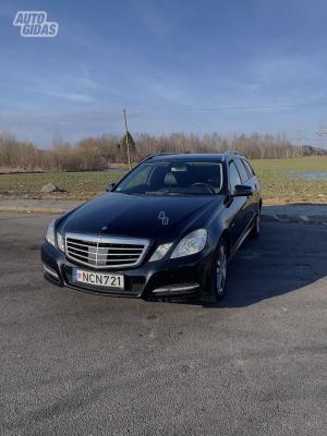 Melns Mercedes-Benz E 350 2011 Panevēža, ar dzinēja tilpumu 3.00 L un nobraukumu 348 tūkst. km par 7999 €, foto  vietnē AUTOMOTO.COM.LV