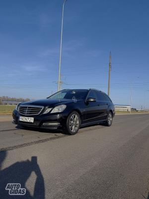 Black Mercedes-Benz E 350 2011 in Panevezys, with an engine capacity of 3.00 L and mileage of 348 thousand km for 7999 €, photo 3 on AUTOMOTO.COM.LV