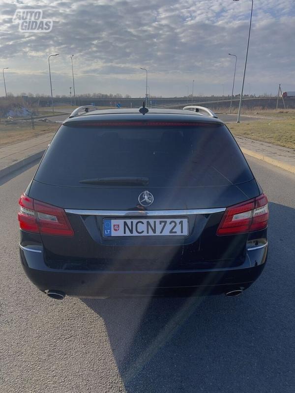 Black Mercedes-Benz E 350 2011 in Panevezys, with an engine capacity of 3.00 L and mileage of 348 thousand km for 7999 €, photo 8 on AUTOMOTO.COM.LV