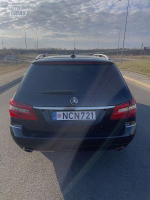 Black Mercedes-Benz E 350 2011 in Panevezys, with an engine capacity of 3.00 L and mileage of 348 thousand km for 7999 €, photo 8 on AUTOMOTO.COM.LV