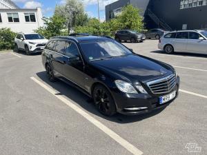 Melns Mercedes-Benz E 350 2011 Kauņa, ar dzinēja tilpumu 3.00 L un nobraukumu 292 tūkst. km par 10250 €, foto 3 vietnē AUTOMOTO.COM.LV