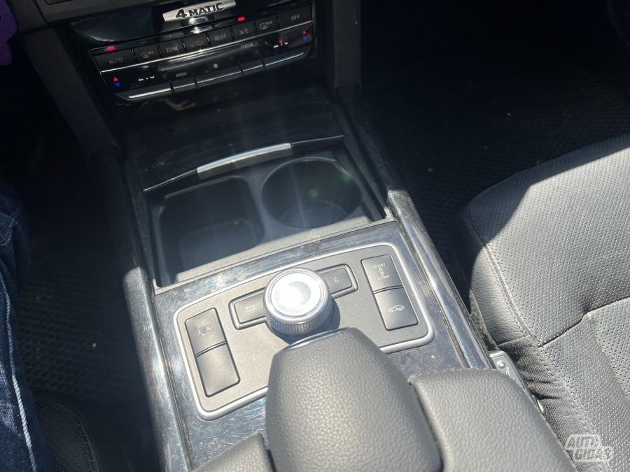 Melns Mercedes-Benz E 350 2011 Kauņa, ar dzinēja tilpumu 3.00 L un nobraukumu 292 tūkst. km par 10250 €, foto 9 vietnē AUTOMOTO.COM.LV