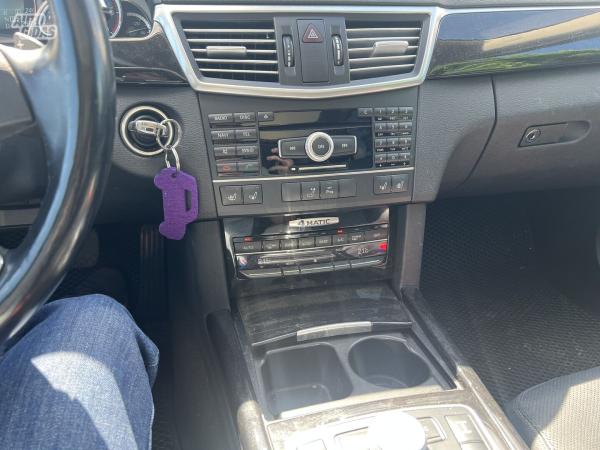 Black Mercedes-Benz E 350 2011 in Kaunas, with an engine capacity of 3.00 L and mileage of 292 thousand km for 10250 €, photo 9 on AUTOMOTO.COM.LV