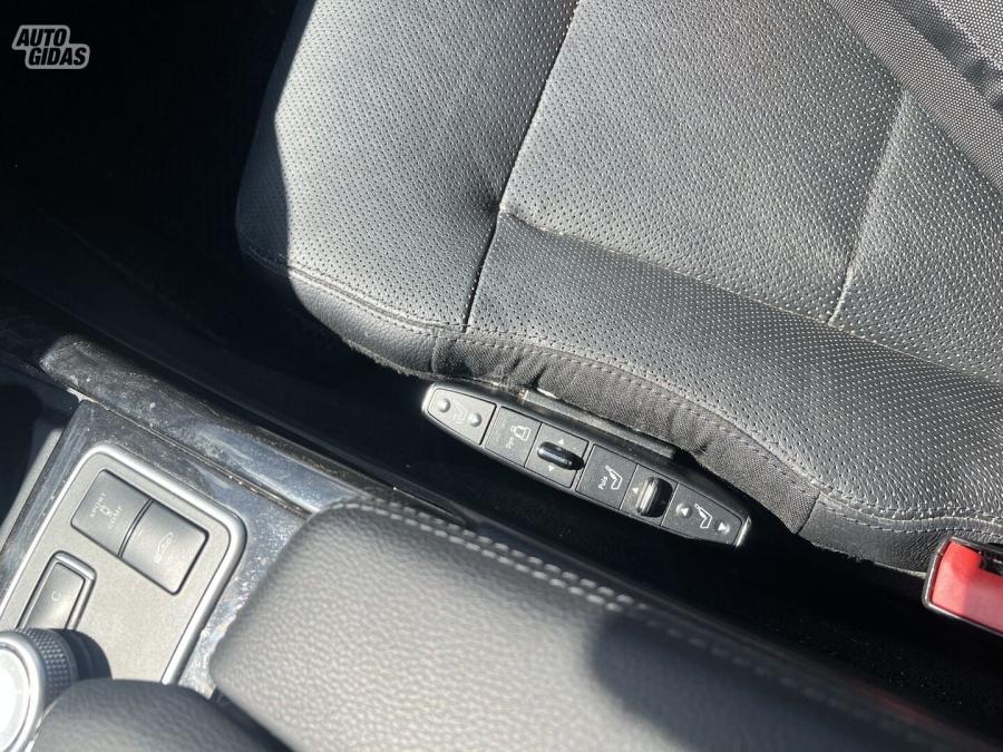 Melns Mercedes-Benz E 350 2011 Kauņa, ar dzinēja tilpumu 3.00 L un nobraukumu 292 tūkst. km par 10250 €, foto 11 vietnē AUTOMOTO.COM.LV