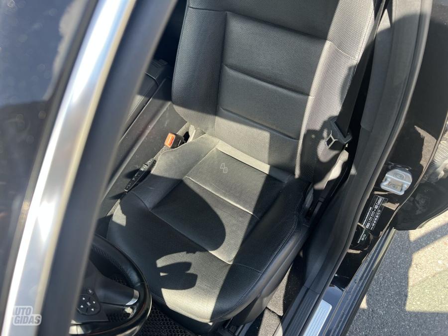 Melns Mercedes-Benz E 350 2011 Kauņa, ar dzinēja tilpumu 3.00 L un nobraukumu 292 tūkst. km par 10250 €, foto 16 vietnē AUTOMOTO.COM.LV