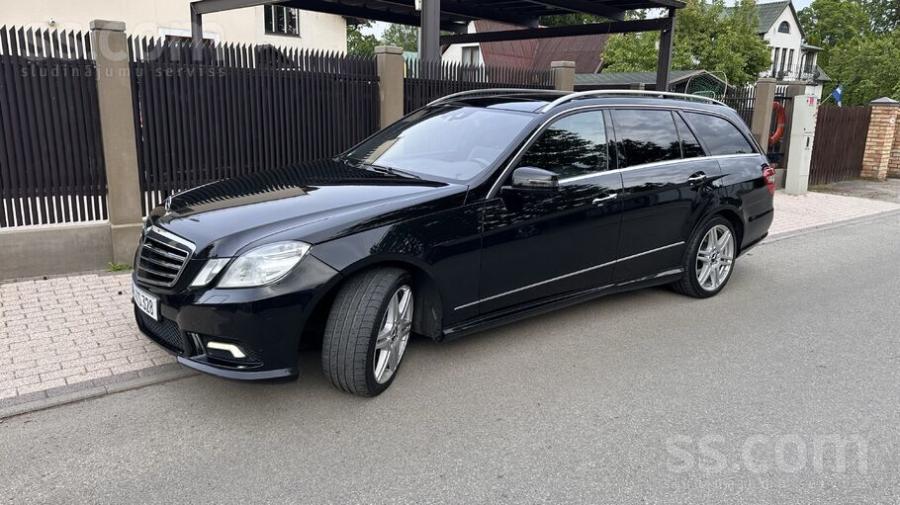 Black Mercedes-Benz E 350 2011 in Jurmala, with an engine capacity of 3.00 L and mileage of 440 thousand km for 7000 €, photo 1 on AUTOMOTO.COM.LV